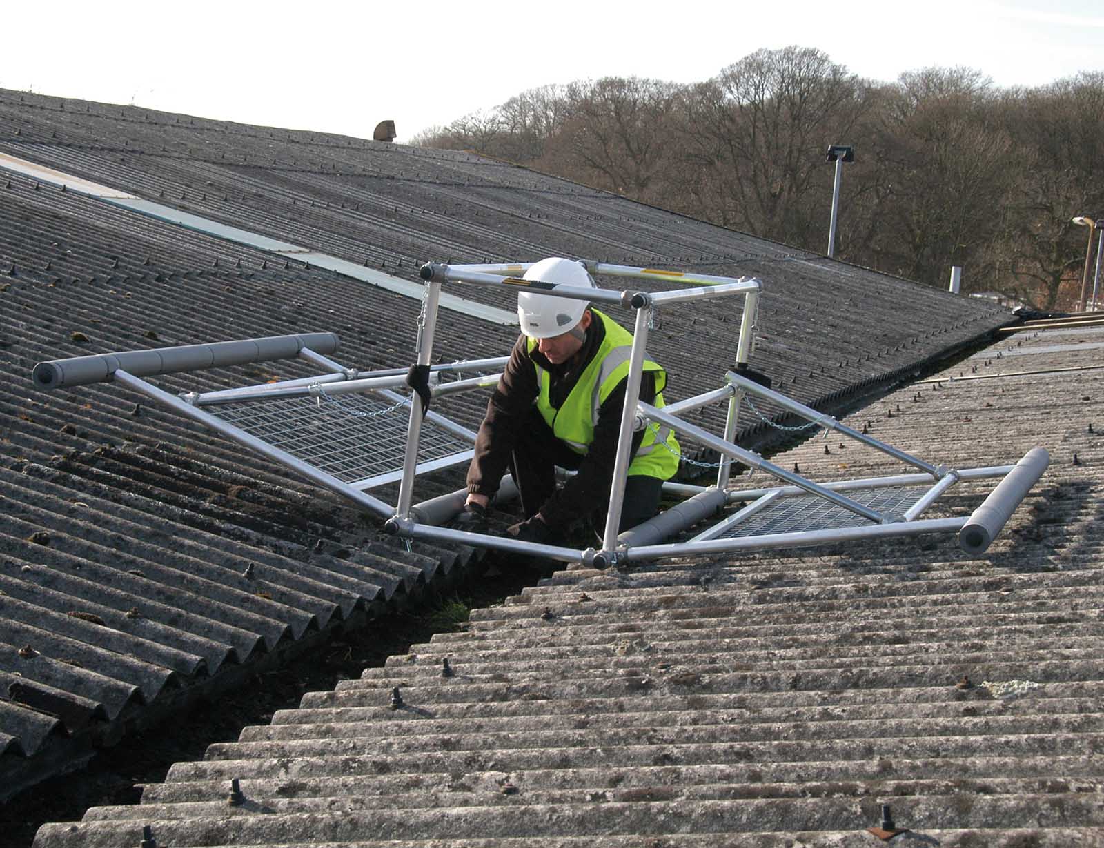 Platform Atap Rapuh - Mengakses atap yang rapuh dengan aman dan mudah ...